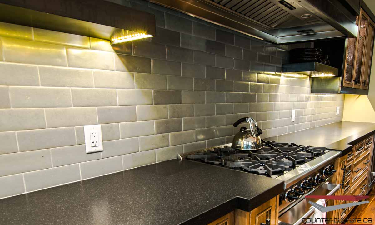 Kitchen Backsplash: Toronto Custom Tile Backsplash